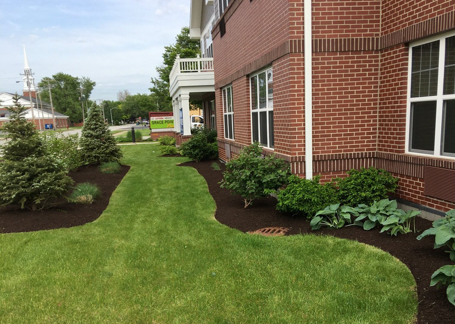 Enhance Your Commercial Landscape Appearance With Mulch - Priority ...