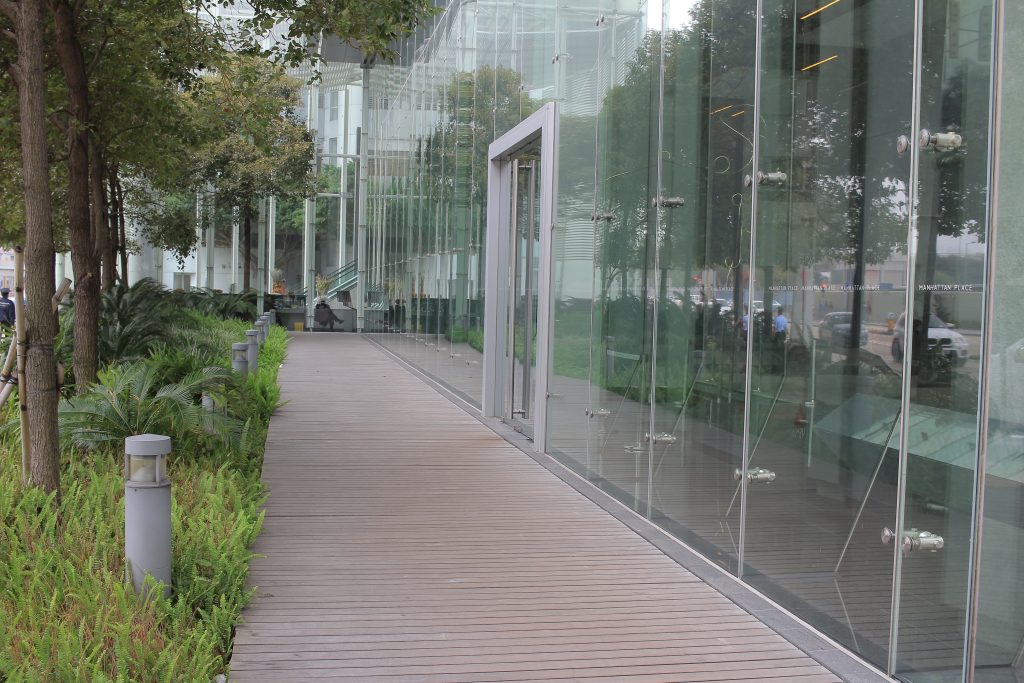 Creating an Inviting Outdoor Space for Employees and Visitors ...